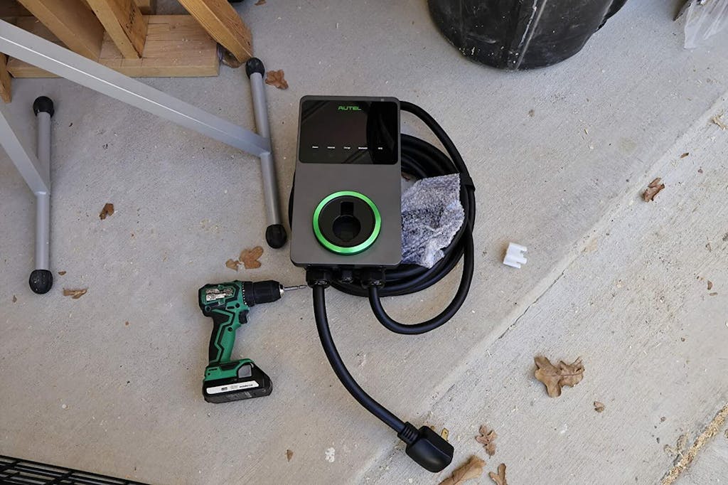 MaxiCharger AC Elite Home 40A - NEMA 14-50 - EV Charger With In-Body H ...