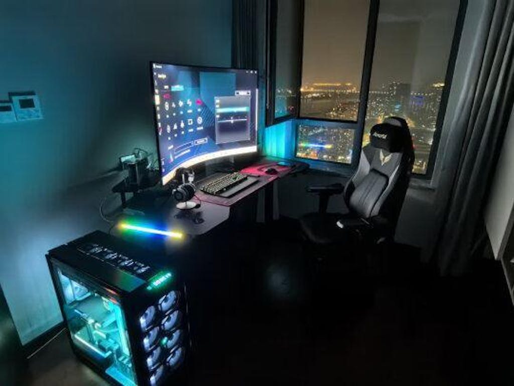 Pro Gaming Chair with Ventilation and Heating Cushion | Autofull US