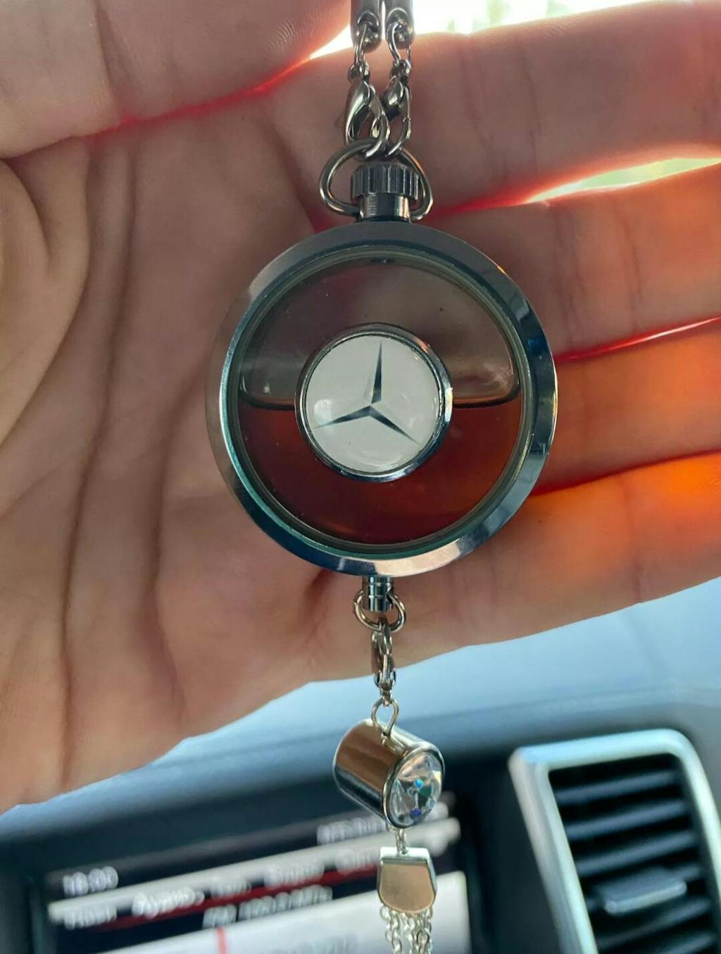 PROFUMATORE PER AUTO CON LOGO (Profumo incluso) – autokitdeluxe