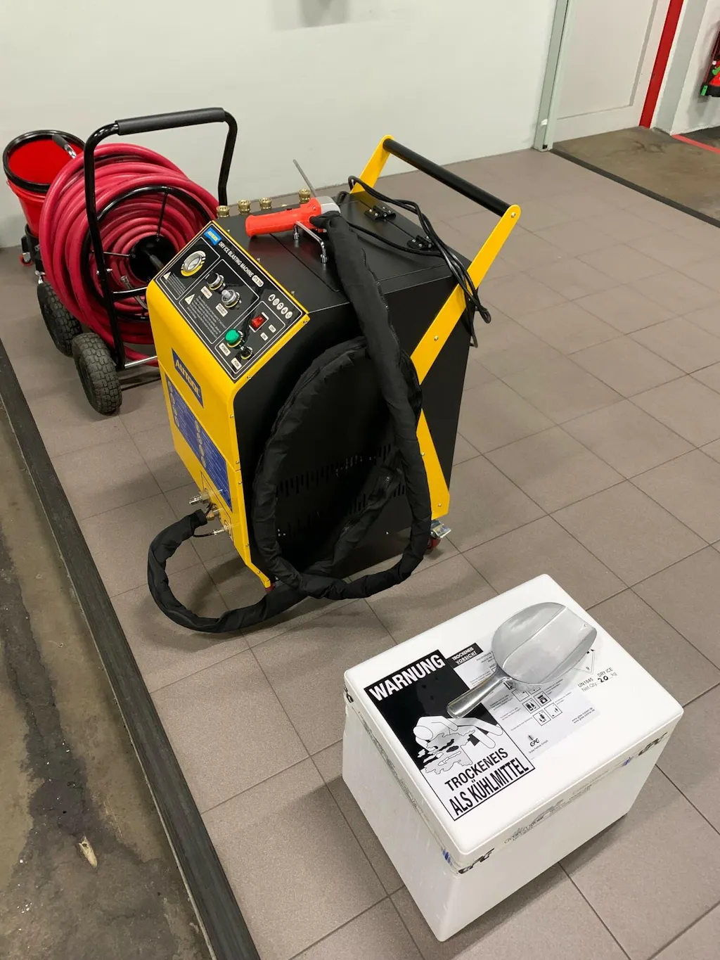 AUTOOL HTS708 Dry Ice Blasting Cleaning Machine - AUTOOL