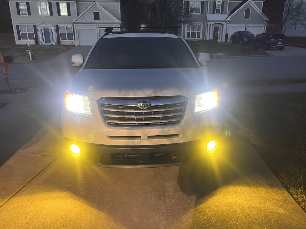 AUXITO H3 LED Fog Light Bulbs with 8 CSP chips 3000K Amber Yellow