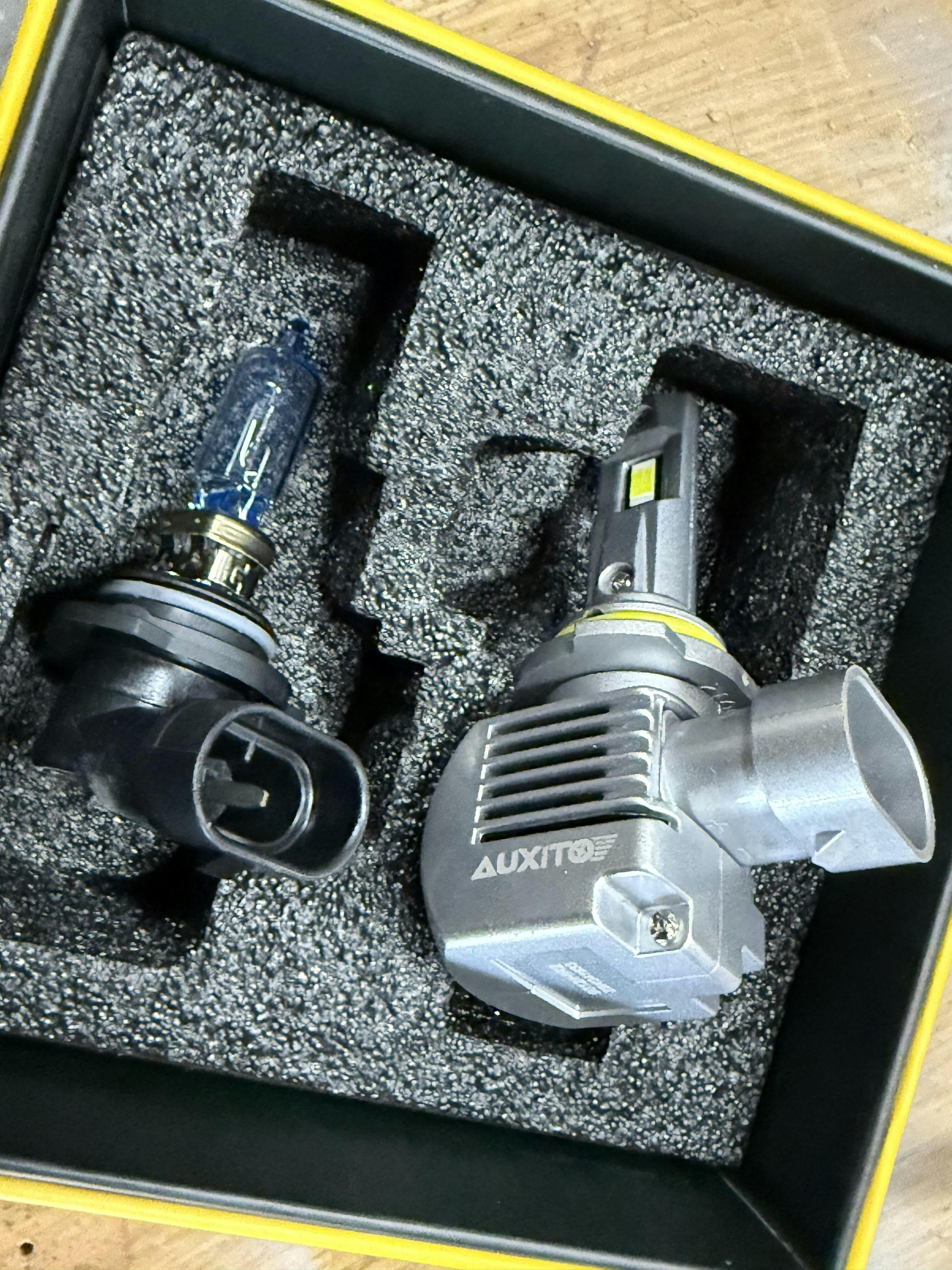 AUXITO LED BULB FINDER