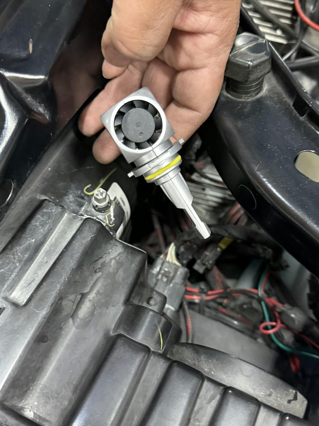 H11 vs 9005 vs 9006: Differences and Similarities of Auto Bulbs — AUXITO