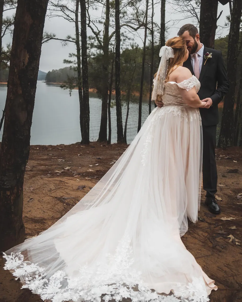 Trinity Ivory Lace Wedding Dress - Avery Austin