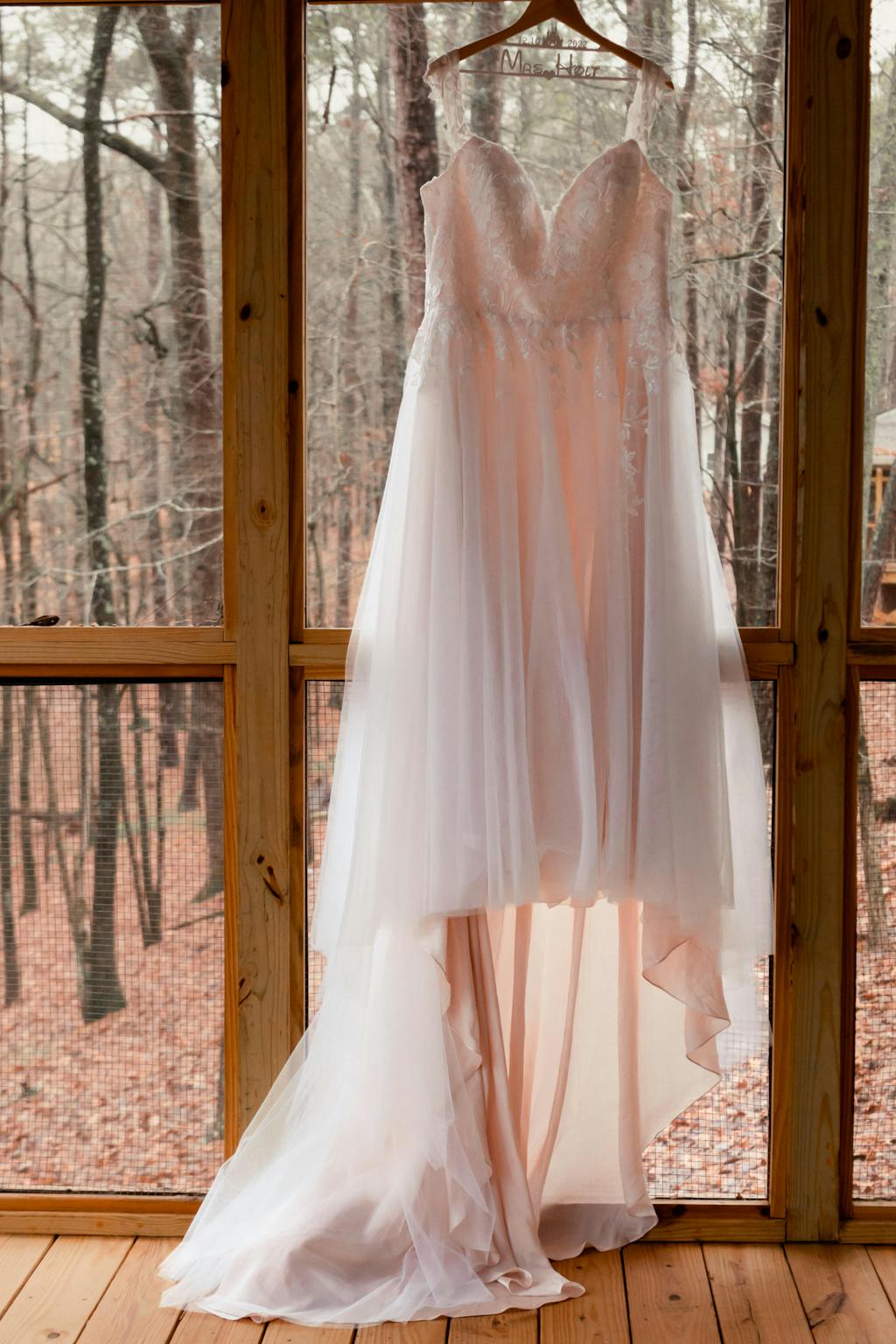 Trinity Ivory Lace Wedding Dress - Avery Austin