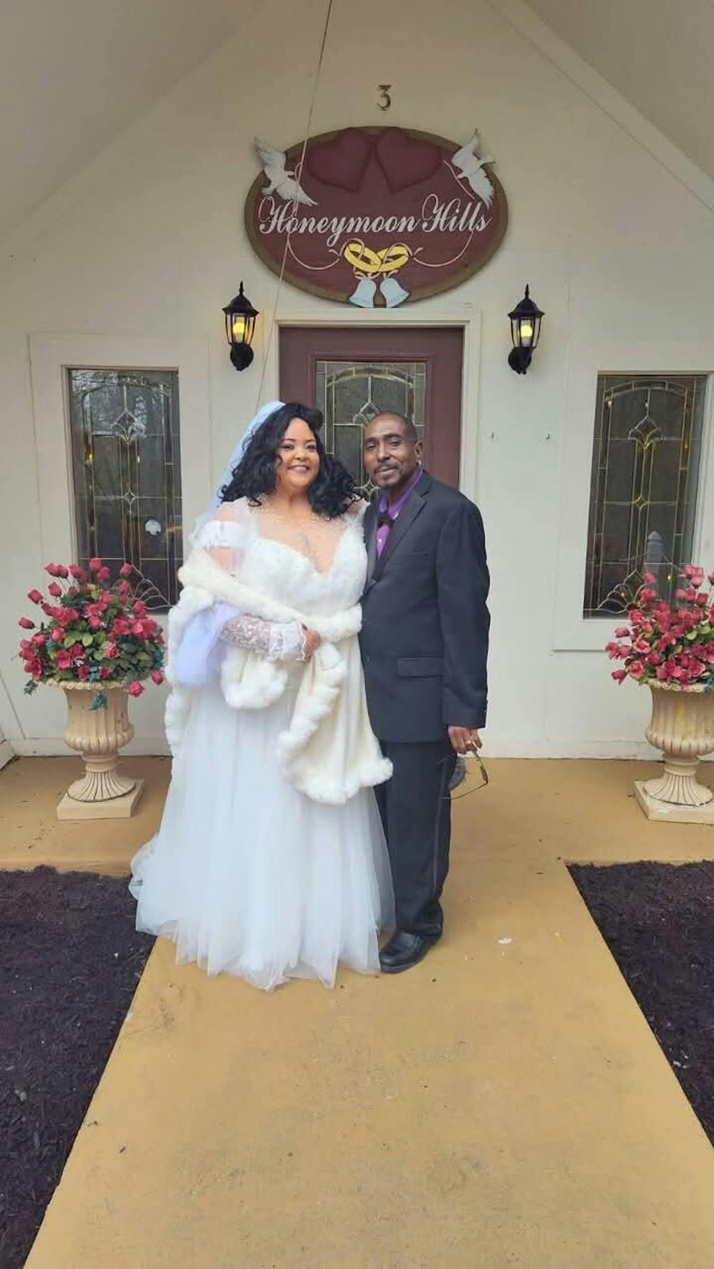 Trinity Ivory Lace Wedding Dress - Avery Austin