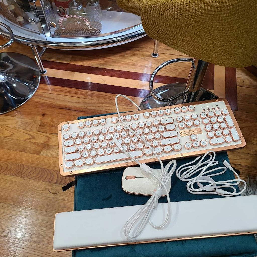 AZIO Retro Classic Mouse - AZIO Corporation