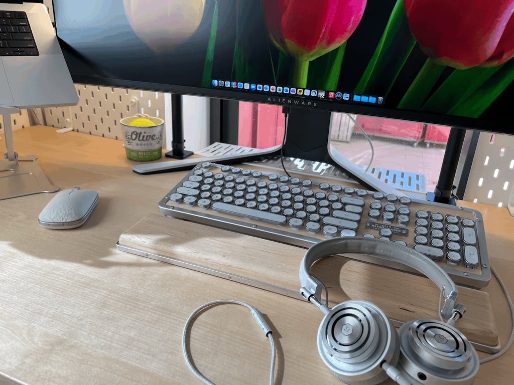 AZIO Retro Classic Bluetooth Keyboard - AZIO Corporation