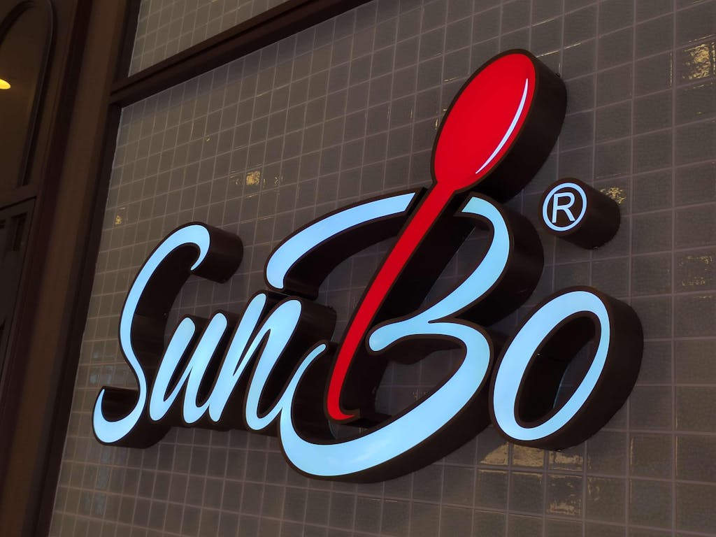 Custom Vintage Marquee Light Bulb Letters – 3D Metal LED Alphabet Signs ...