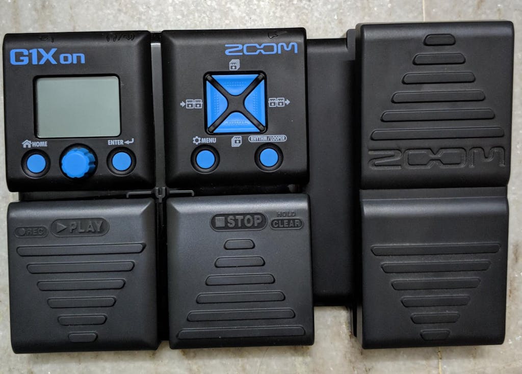 Buy Zoom G1Xon Guitar Multi Effects Pedal Online India | Bajaao ...