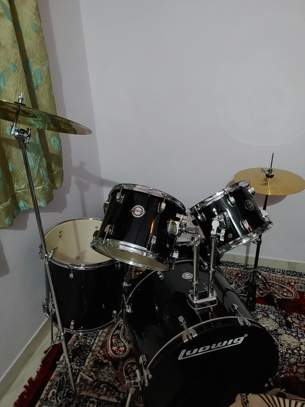 Buy Ludwig Accent Drive 5 Piece Acoustic Drum Kit Online | Bajaao ...