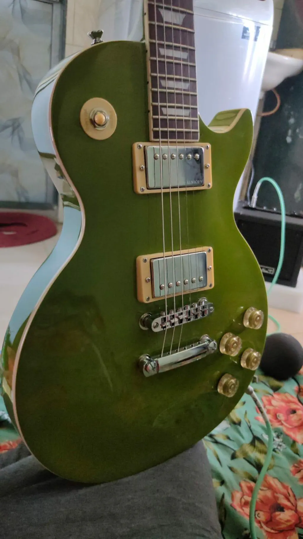 Vault LP2 Les Paul Style Single Cut Electric Guitar – BAJAAO.COM