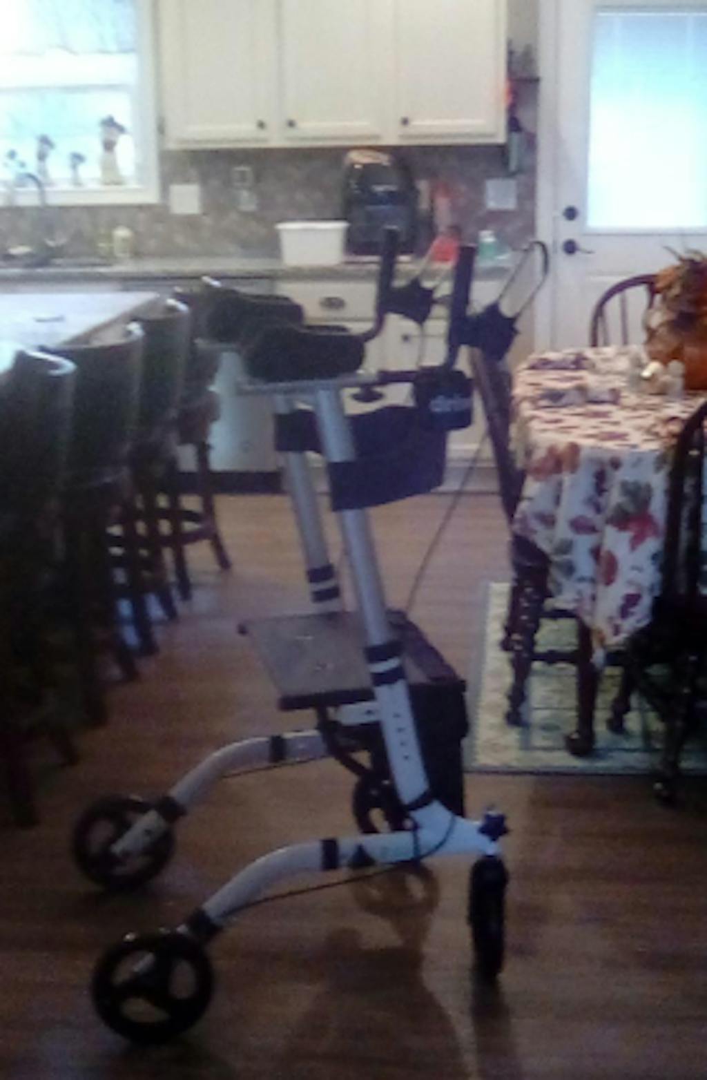 Senior Upright Walker with Seat and 4 Wheels Adjustable Standing ...
