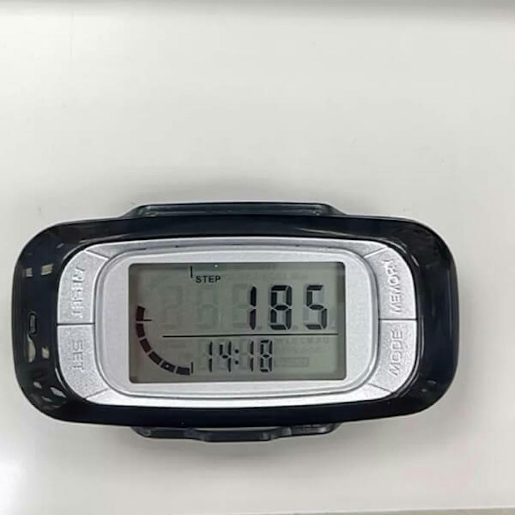 Best Walking 3D Pedometer with Clip and Strap plus. 30 Days Memory ...