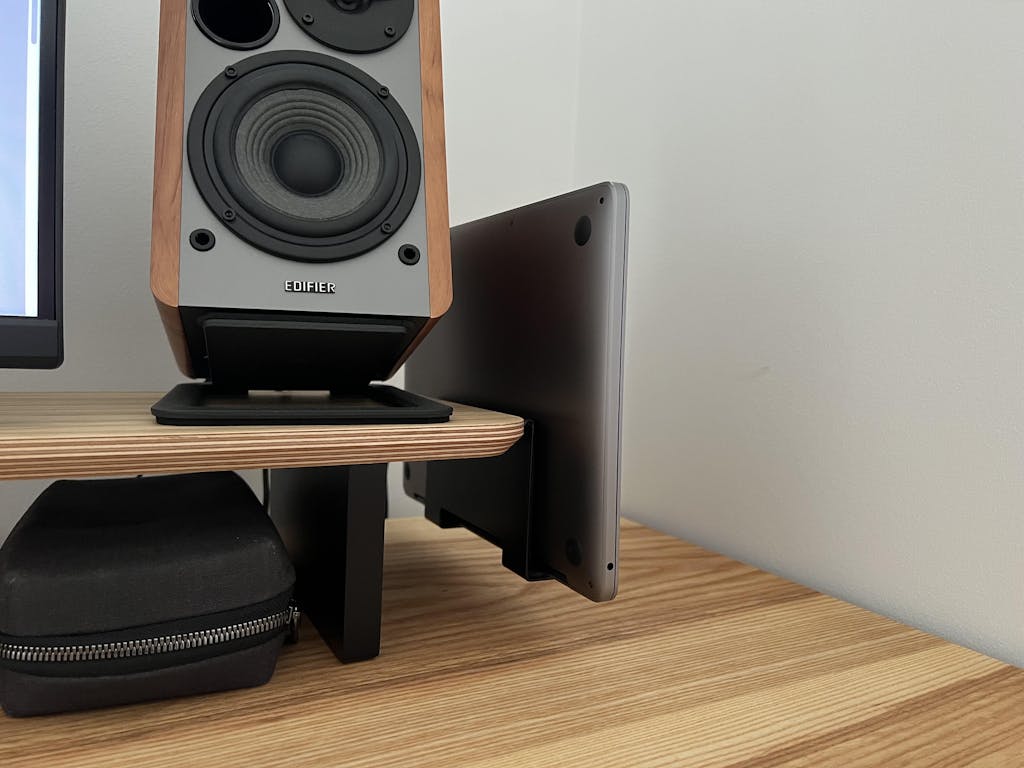 Laptop Dock – Functional Design for your Desk | BALOLO