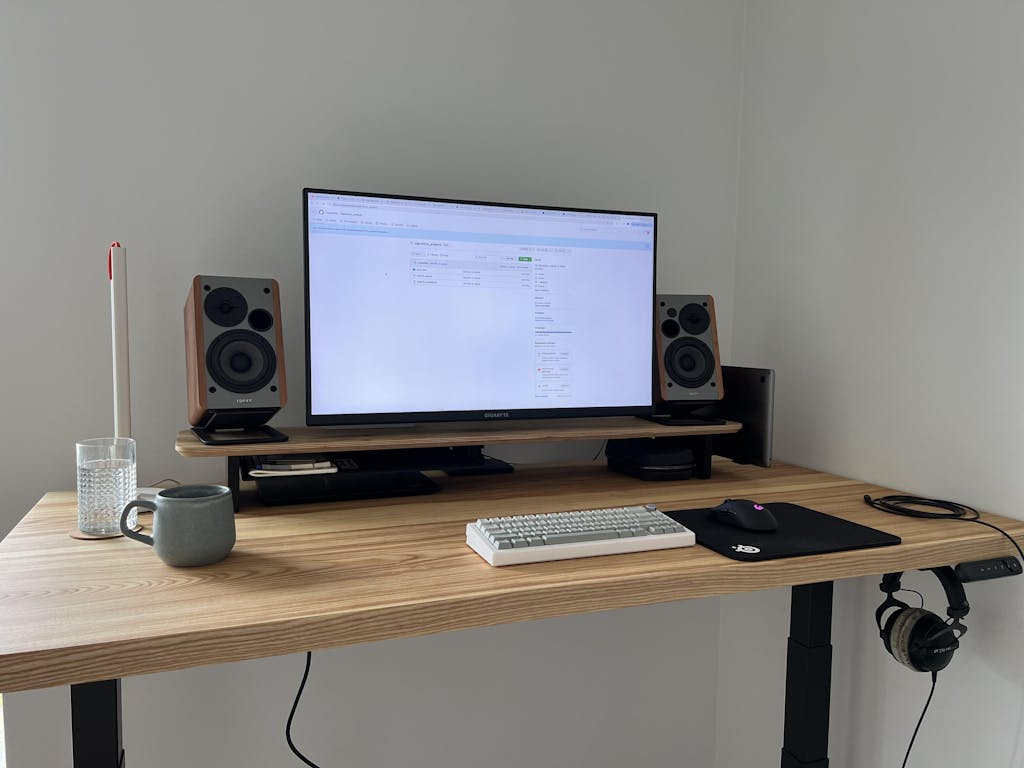 Laptop Dock – Functional Design for your Desk | BALOLO