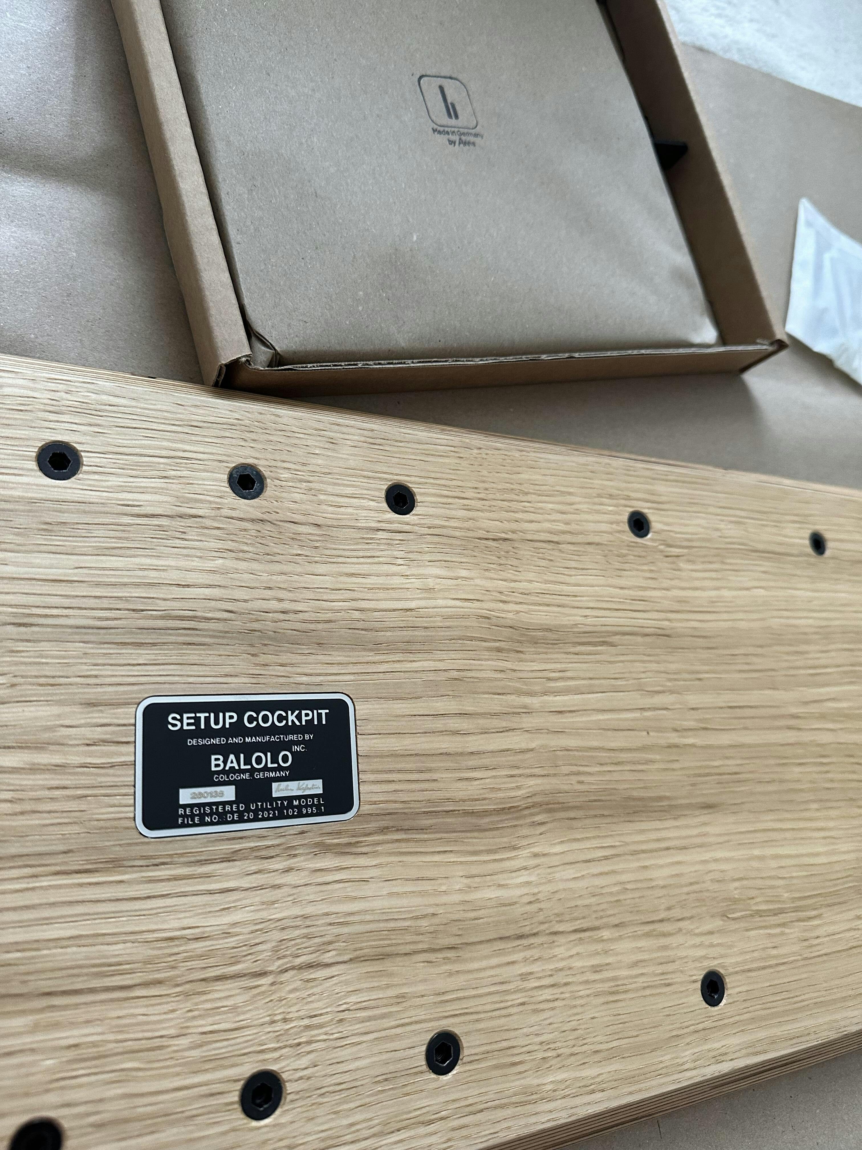 Setup Cockpit Medium – The Monitor Stand that fits every Desk | BALOLO