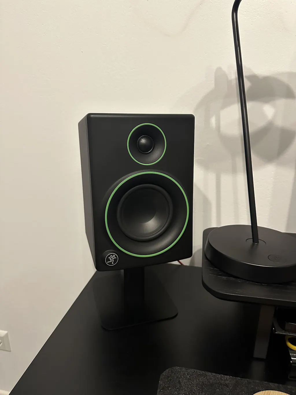 Speaker Stands – Premium Sound for your Desk Setup | BALOLO