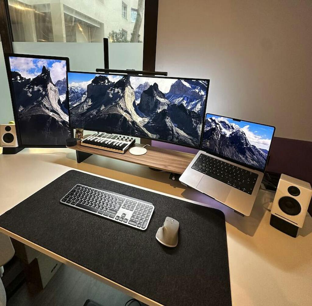 Laptop Riser – Functionality for your Desk Setup | BALOLO