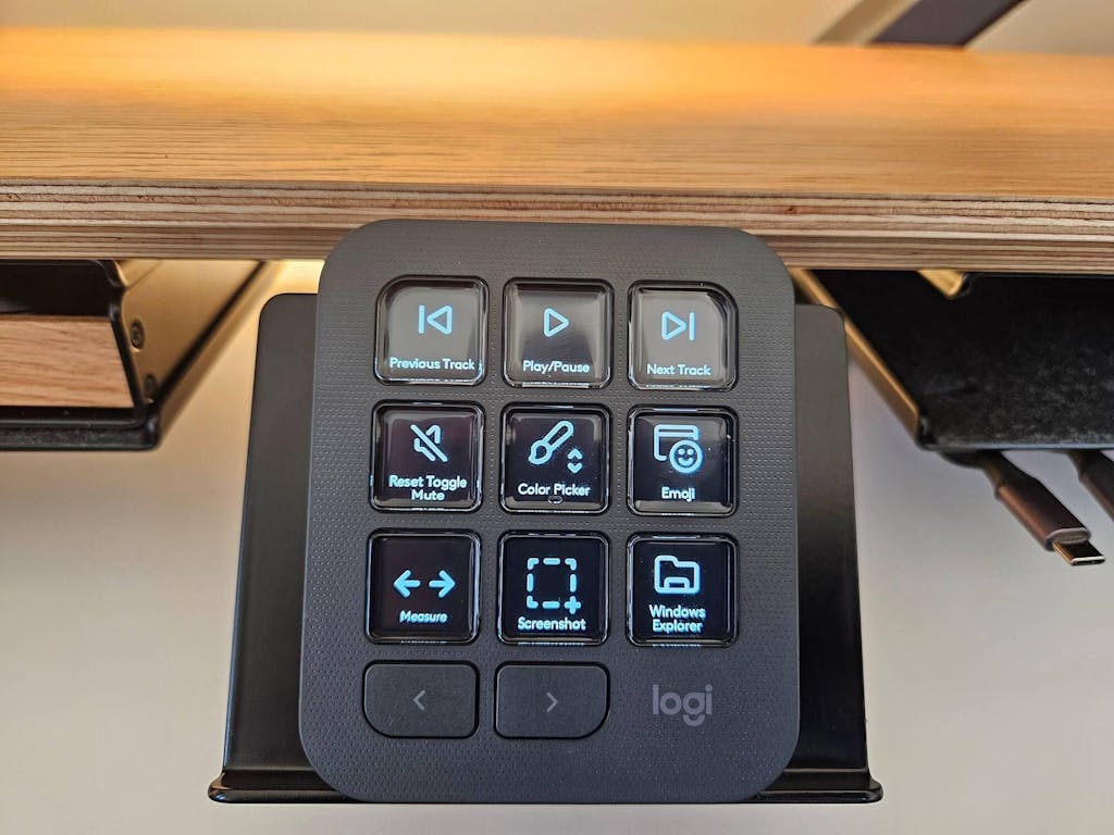 Smart Accessory Holder for Setup Cockpit | BALOLO