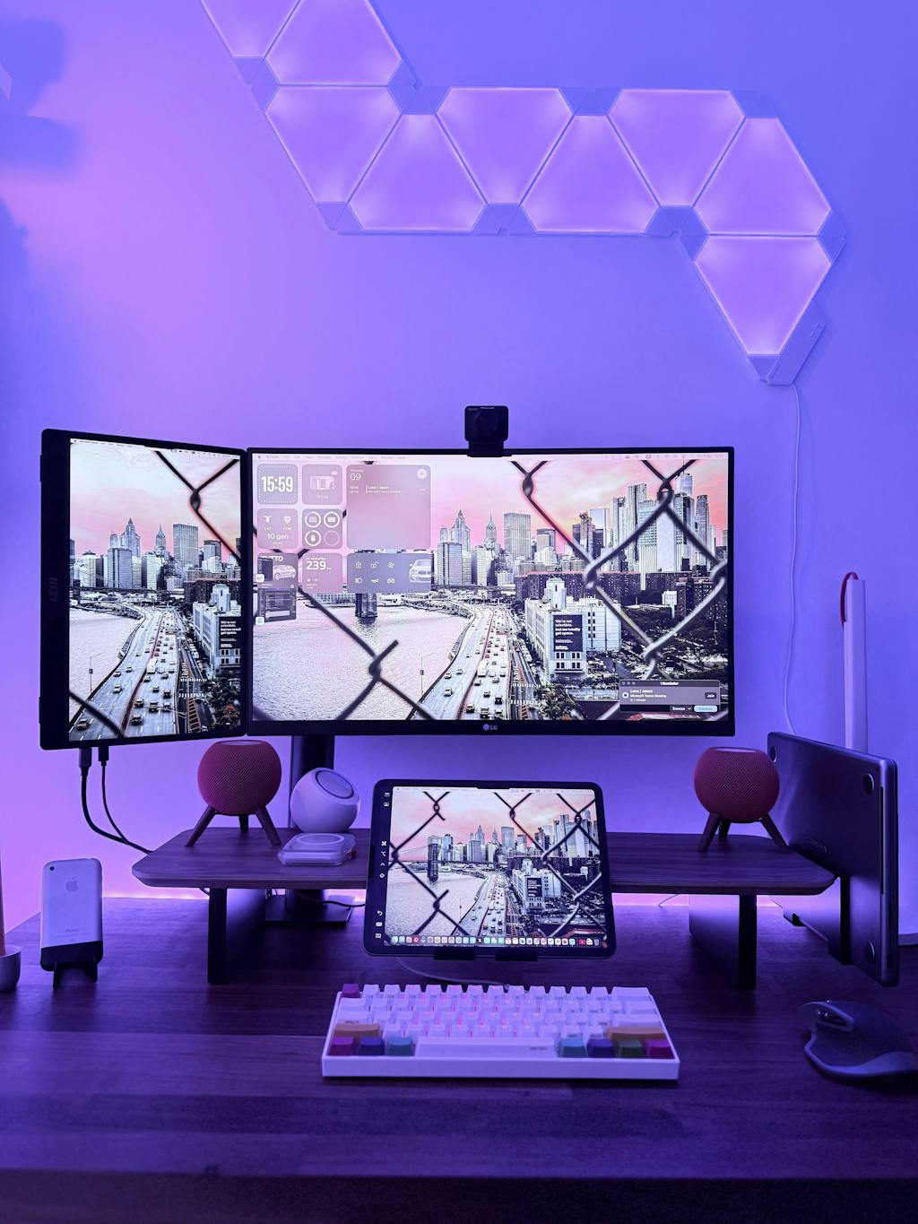 Setup Cockpit – Der Monitorständer für Deinen Schreibtisch | BALOLO