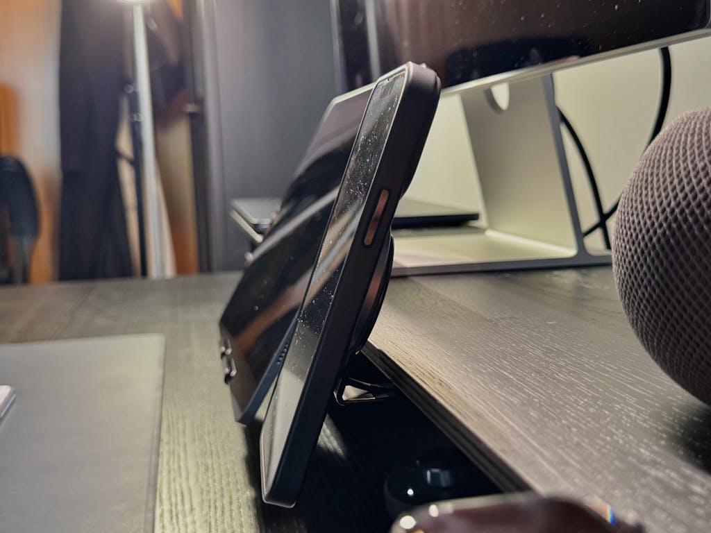 MagSafe Phone Holder – Smart Charging for your Desk | BALOLO