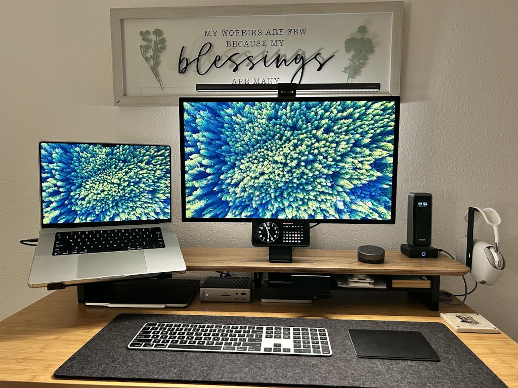 Setup Cockpit – The Dual Monitor Stand for your Desk Setup | BALOLO