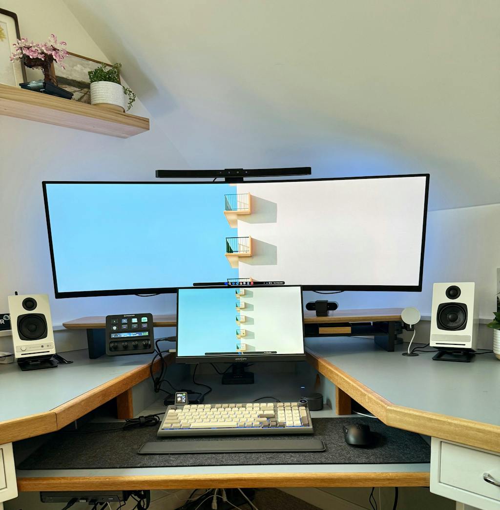 Setup Cockpit – The Dual Monitor Stand for your Desk Setup | BALOLO