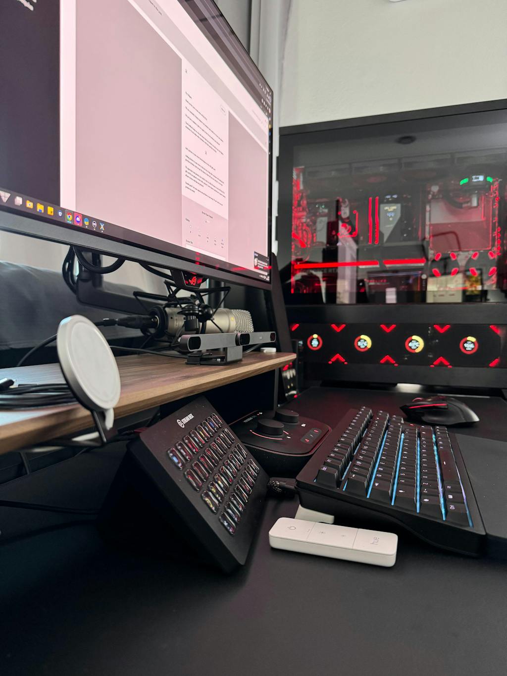 Setup Cockpit – The Dual Monitor Stand for your Desk Setup | BALOLO