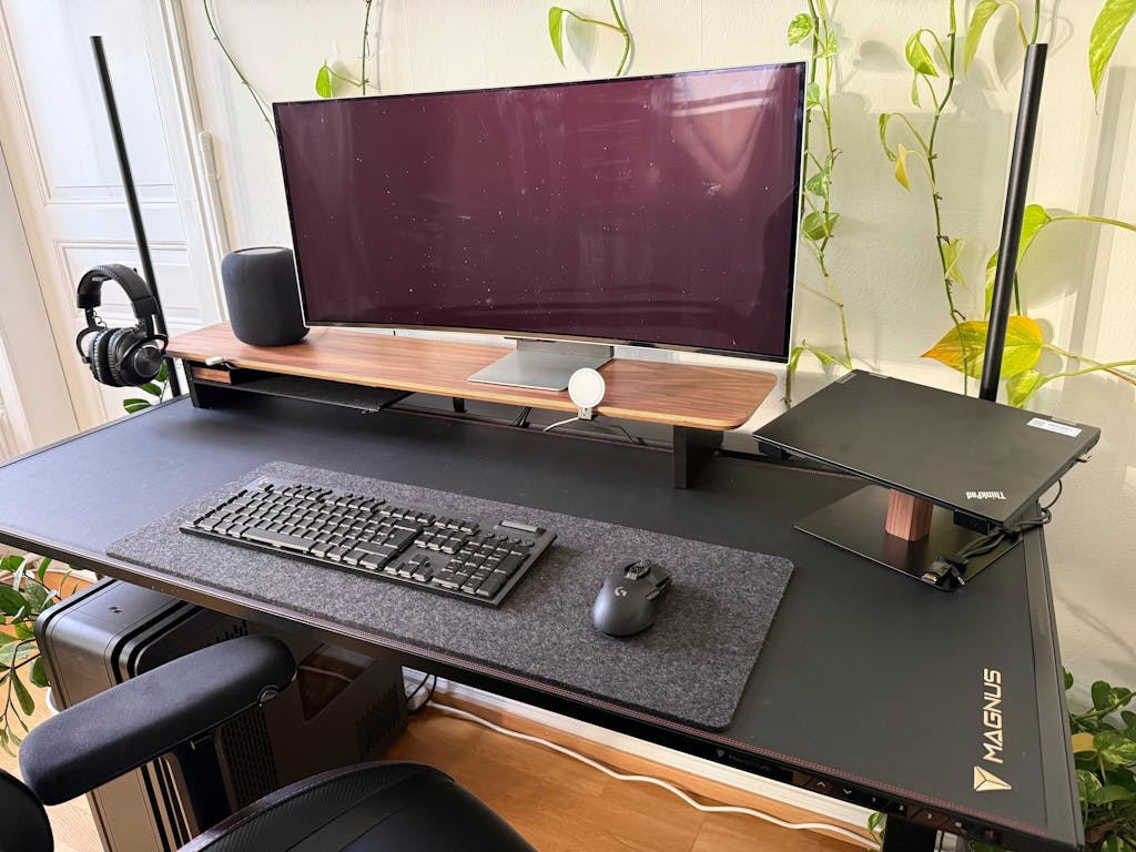 Setup Cockpit – The Dual Monitor Stand for your Desk Setup | BALOLO