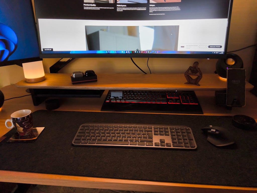 Setup Cockpit Medium – The Monitor Stand that fits every Desk | BALOLO