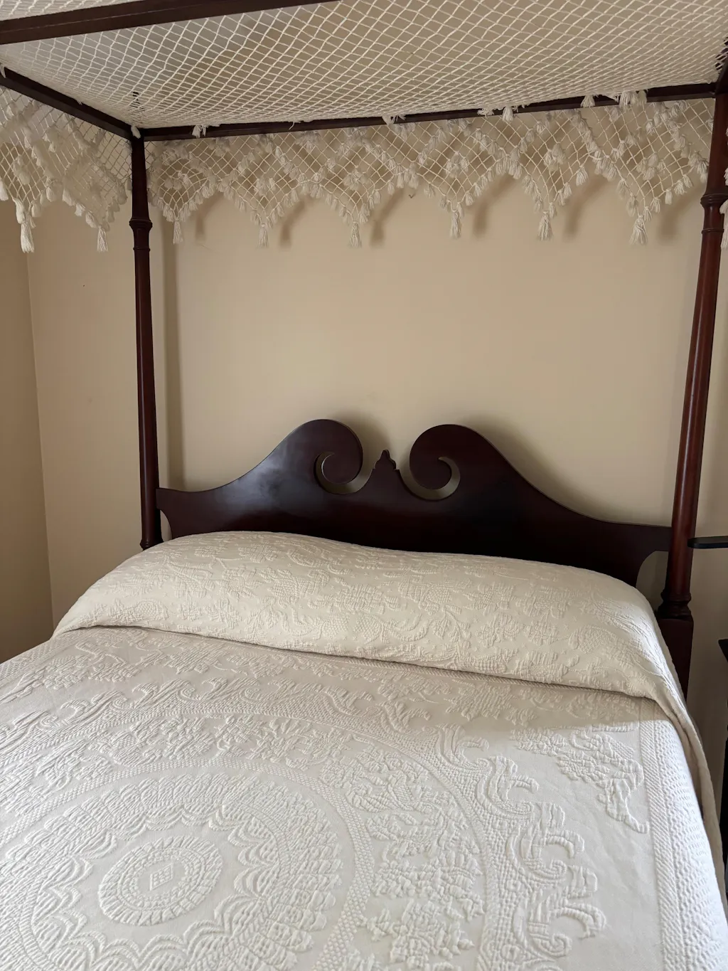 Queen Elizabeth Cotton Matelasse Bedspread – Bates Mill Store