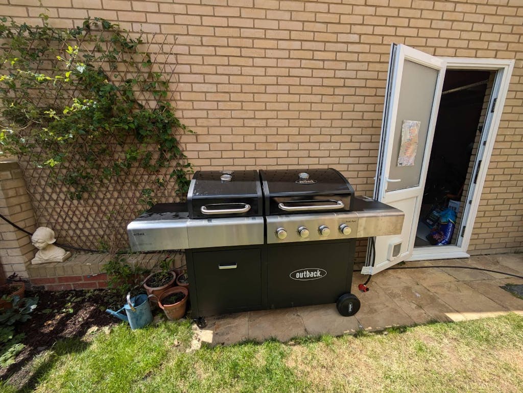 Outback Dual Fuel 4 Burner Combi Charcoal/Gas BBQ (OUT370969 ...