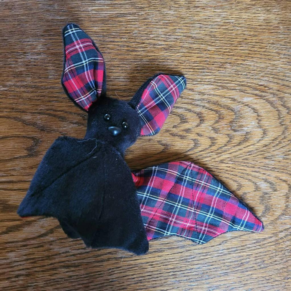 Beginner Bat Stuffed Animal Sewing Pattern - Digital Download – BeeZeeArt