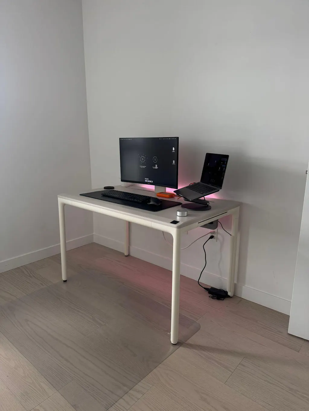 Basalt Desk Monitor Mount: Desk Stand for Cable Organization | Beflo ...