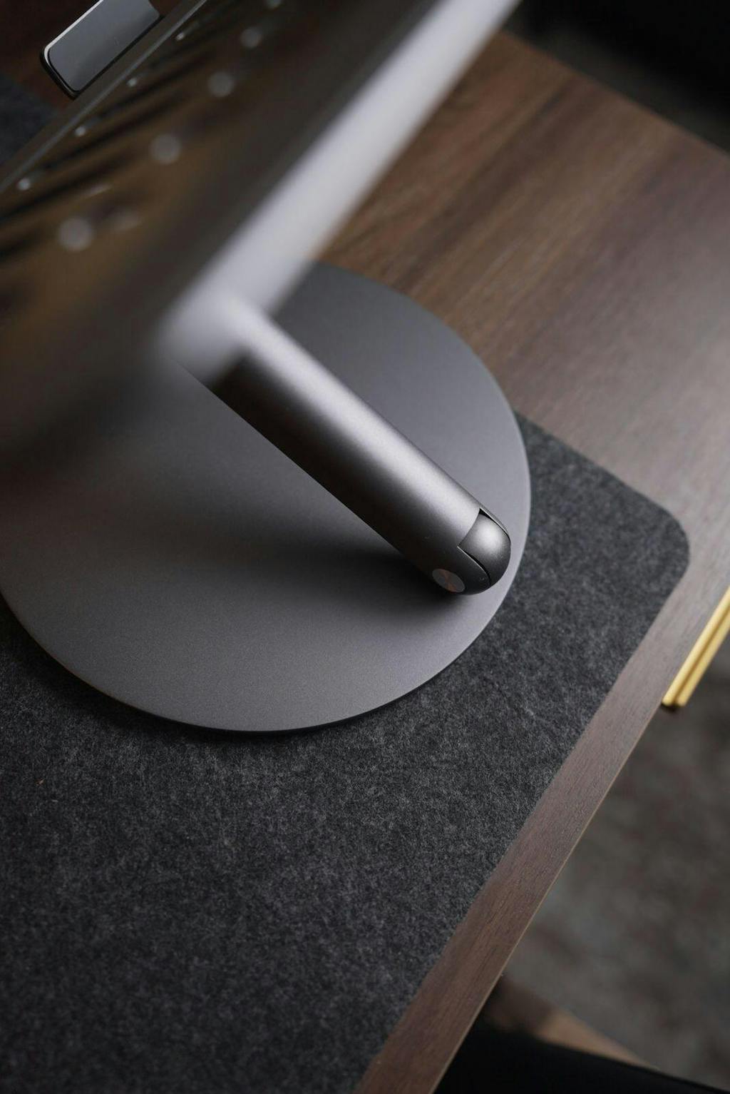 Slant - Angled Laptop Stand for Desk (Foldable) | Beflo – beflo