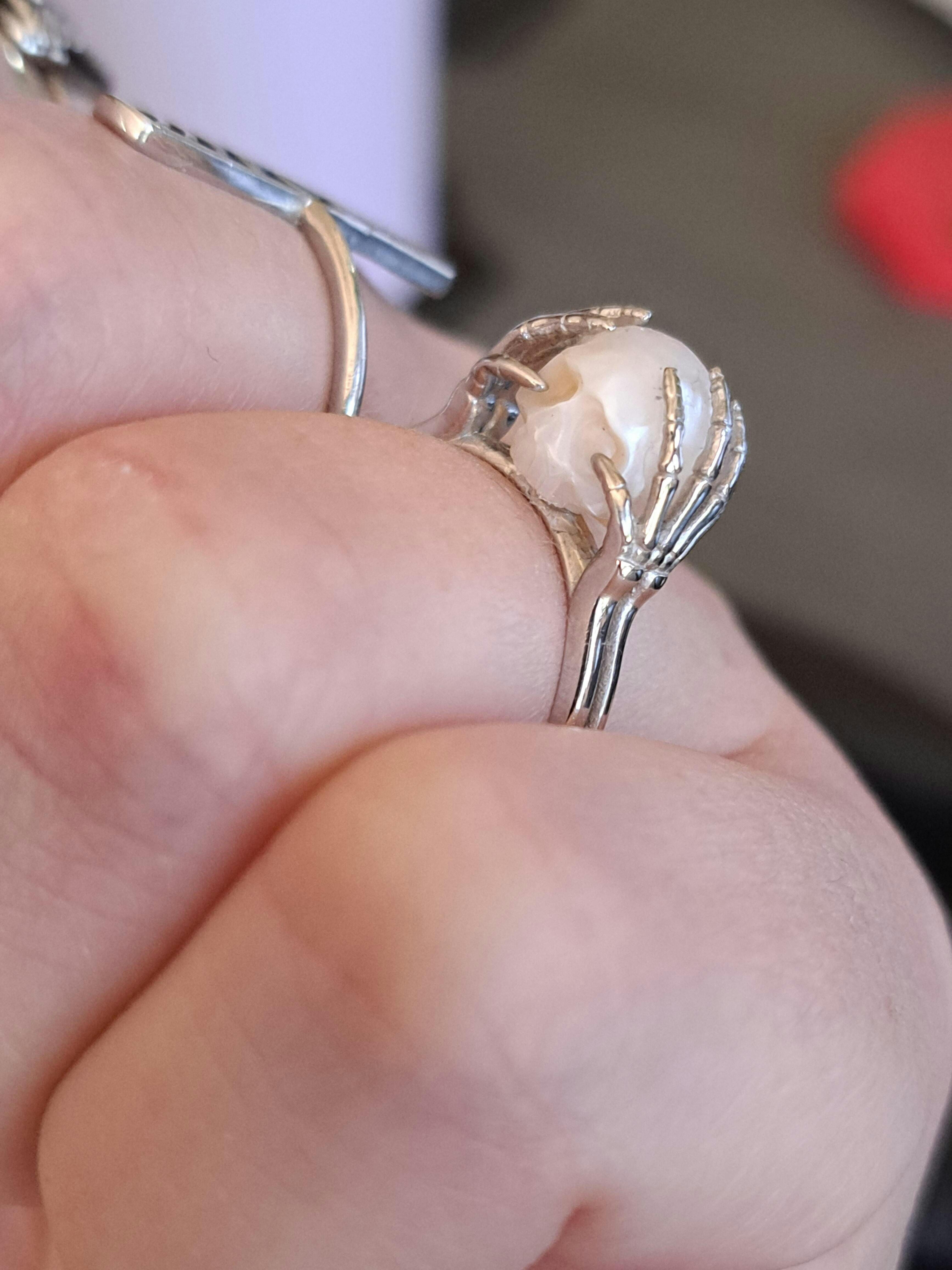Hands On Head Pearl Cranium Ring-Belle Juri Gothic Vintage Retro Gift