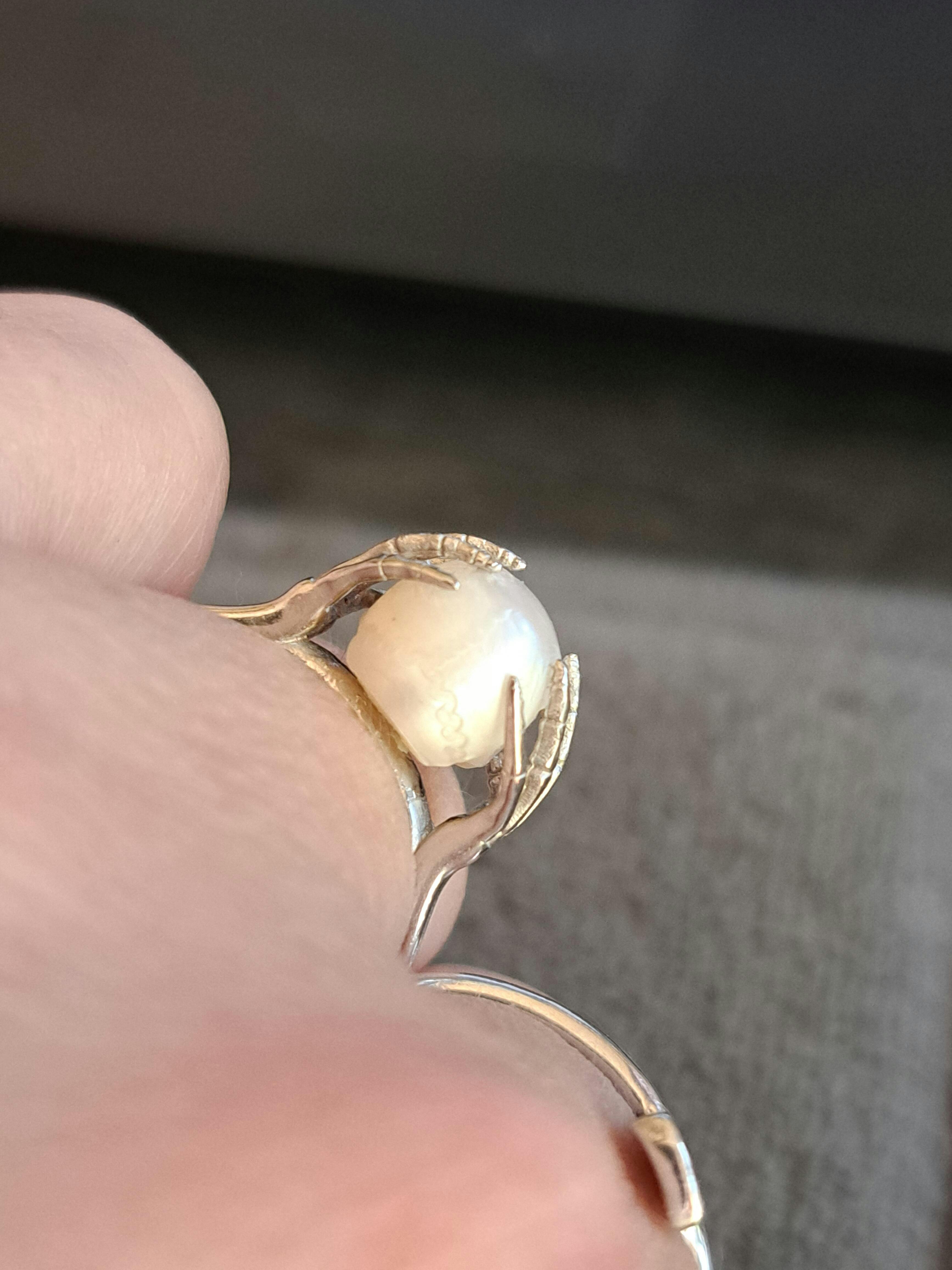 Hands On Head Pearl Cranium Ring-Belle Juri Gothic Vintage Retro Gift