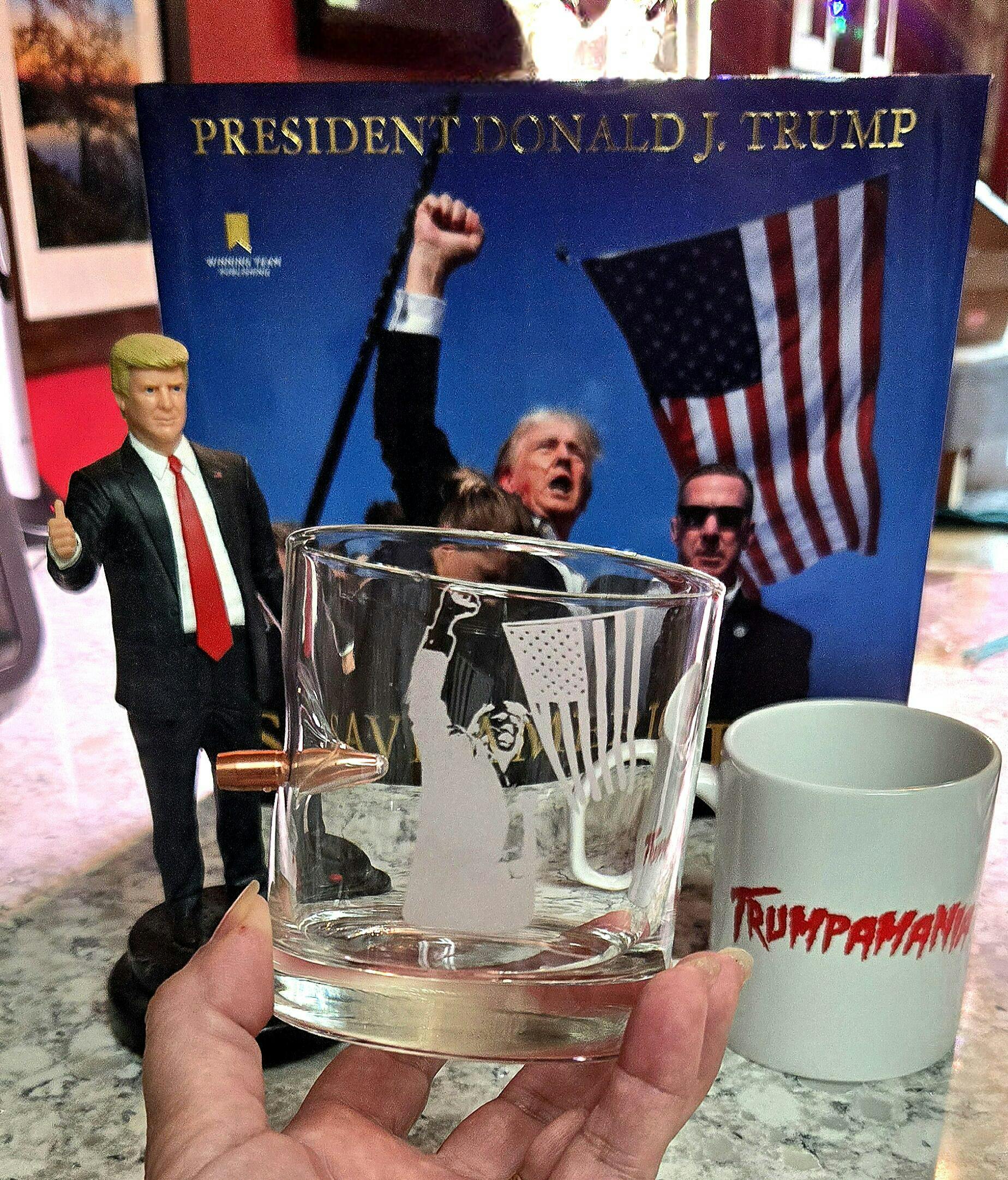 Trump Whiskey Glasses (4 Design Options) – BenShot