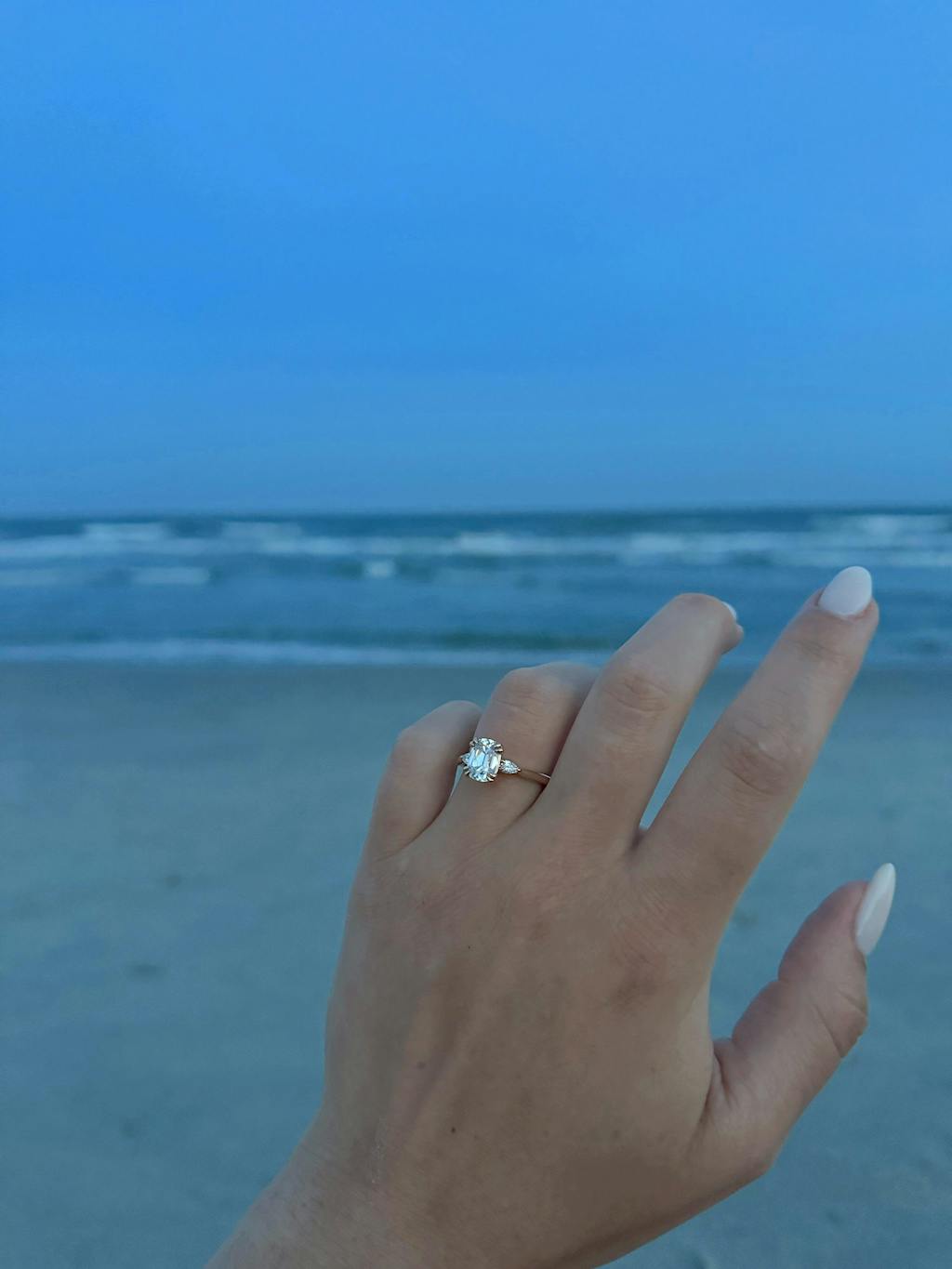 Amsterdam Lotus Prong, 3 Stone Classic, Oval Cut – Bijou Lab