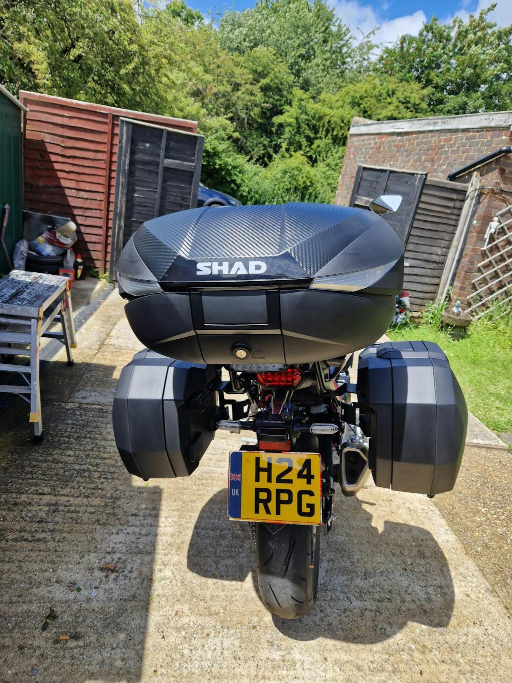 SHAD SH38x Panniers Carbon - 46 Litre Expandable Side Cases – Bike Luggage