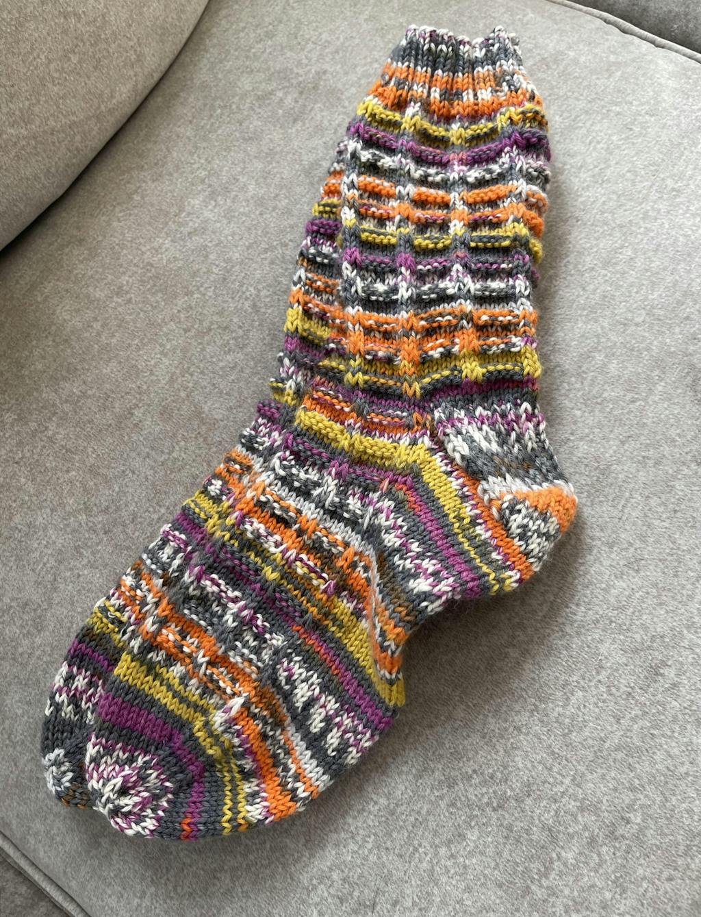 Textured Socks - FREE SOCKS KNITTING PATTERN – Biscotte Yarns