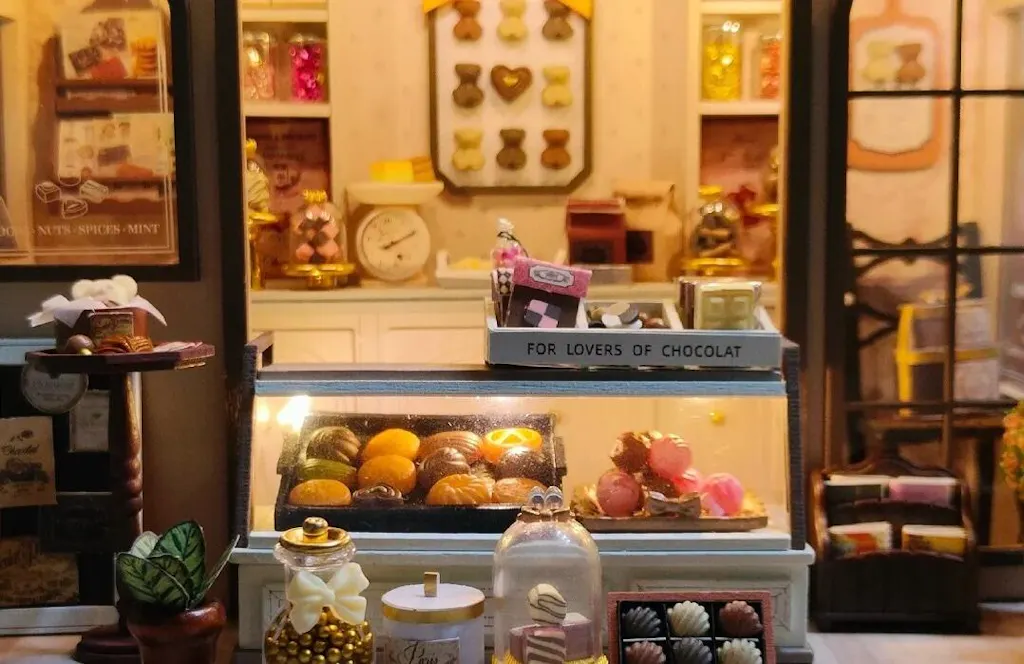 DIY Mini House - Sweet Choco Bakery – BitsyHomes