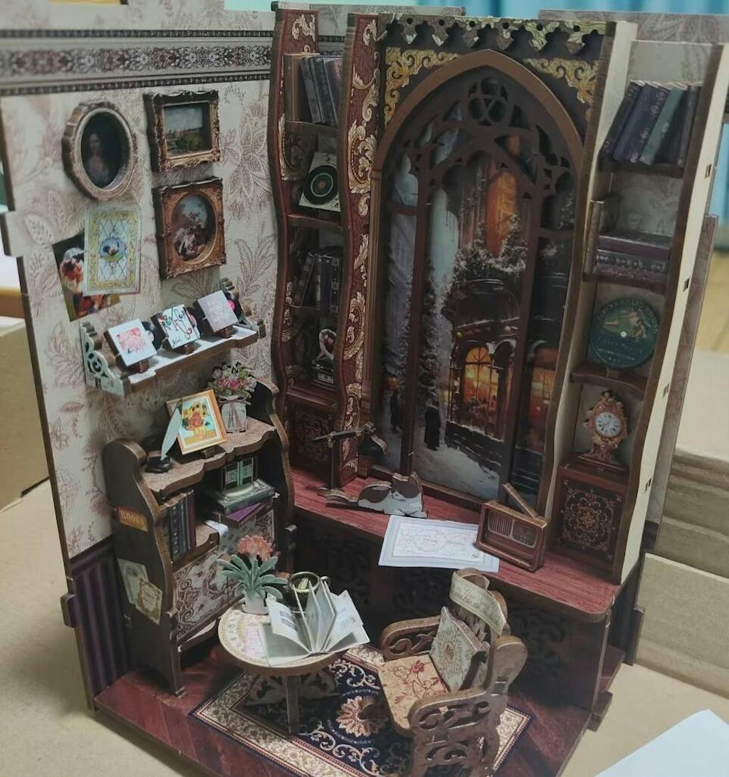 DIY Book Nook - Timeless Reading Room – BitsyHomes