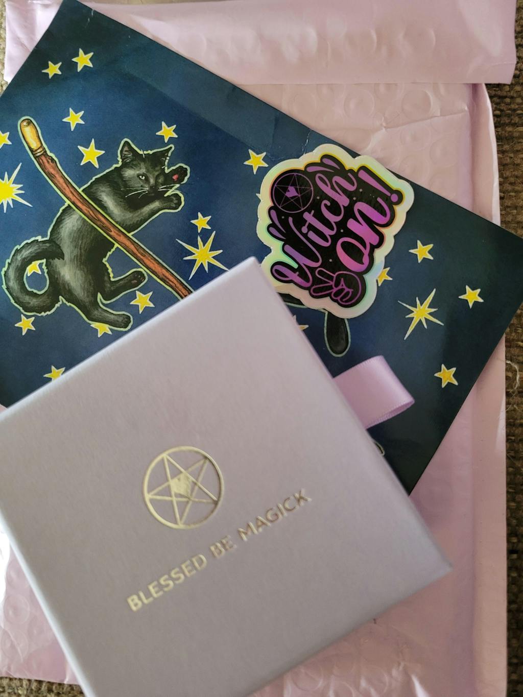 An Introduction to Glamour Magick – Blessed Be Magick