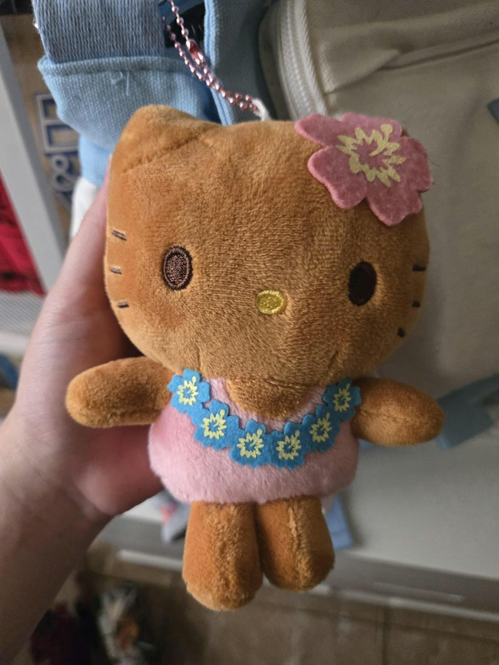 Hello Kitty Hawaiian Plushie - Medium – Blippo