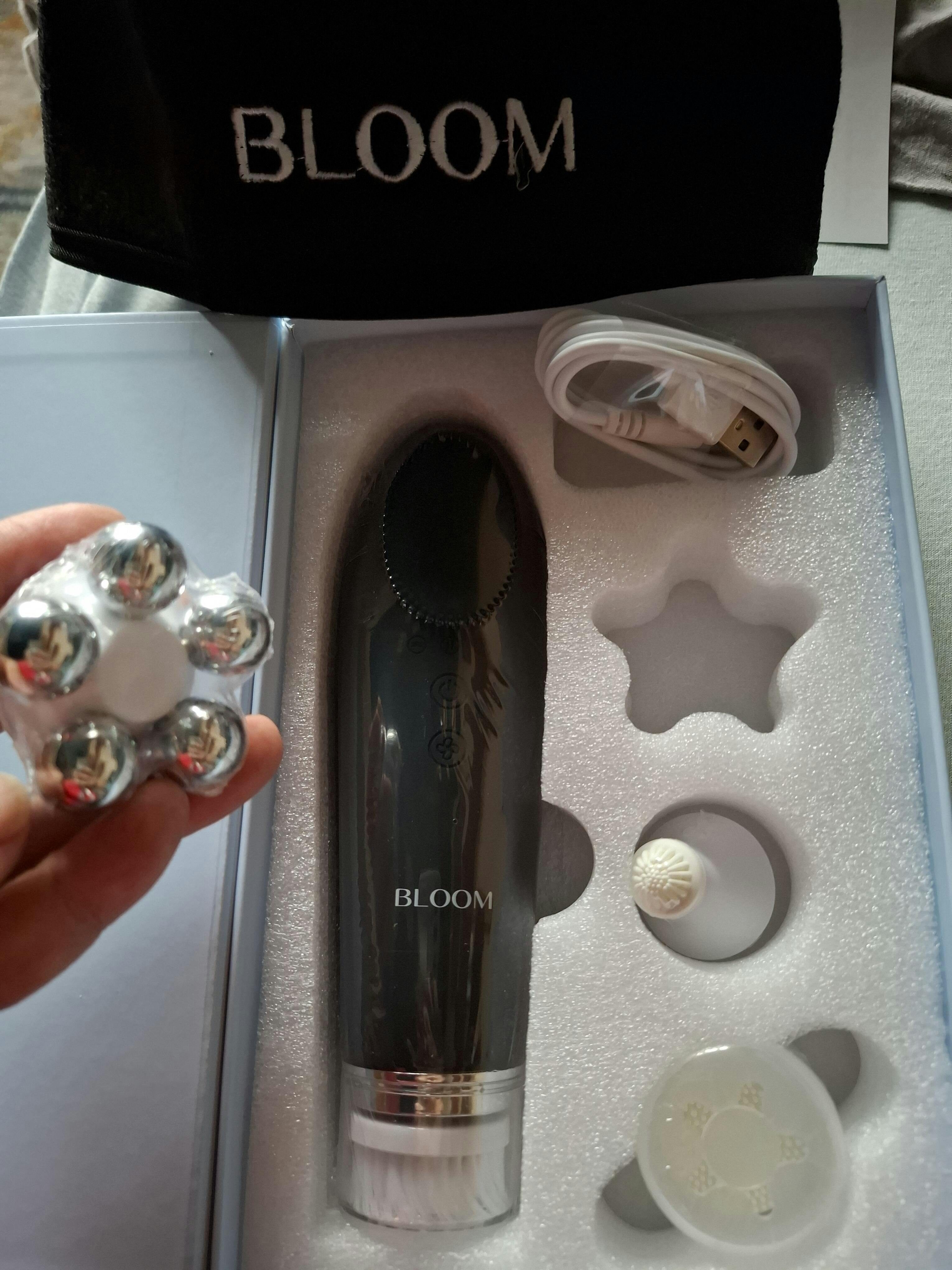 Bloom – BLOOM