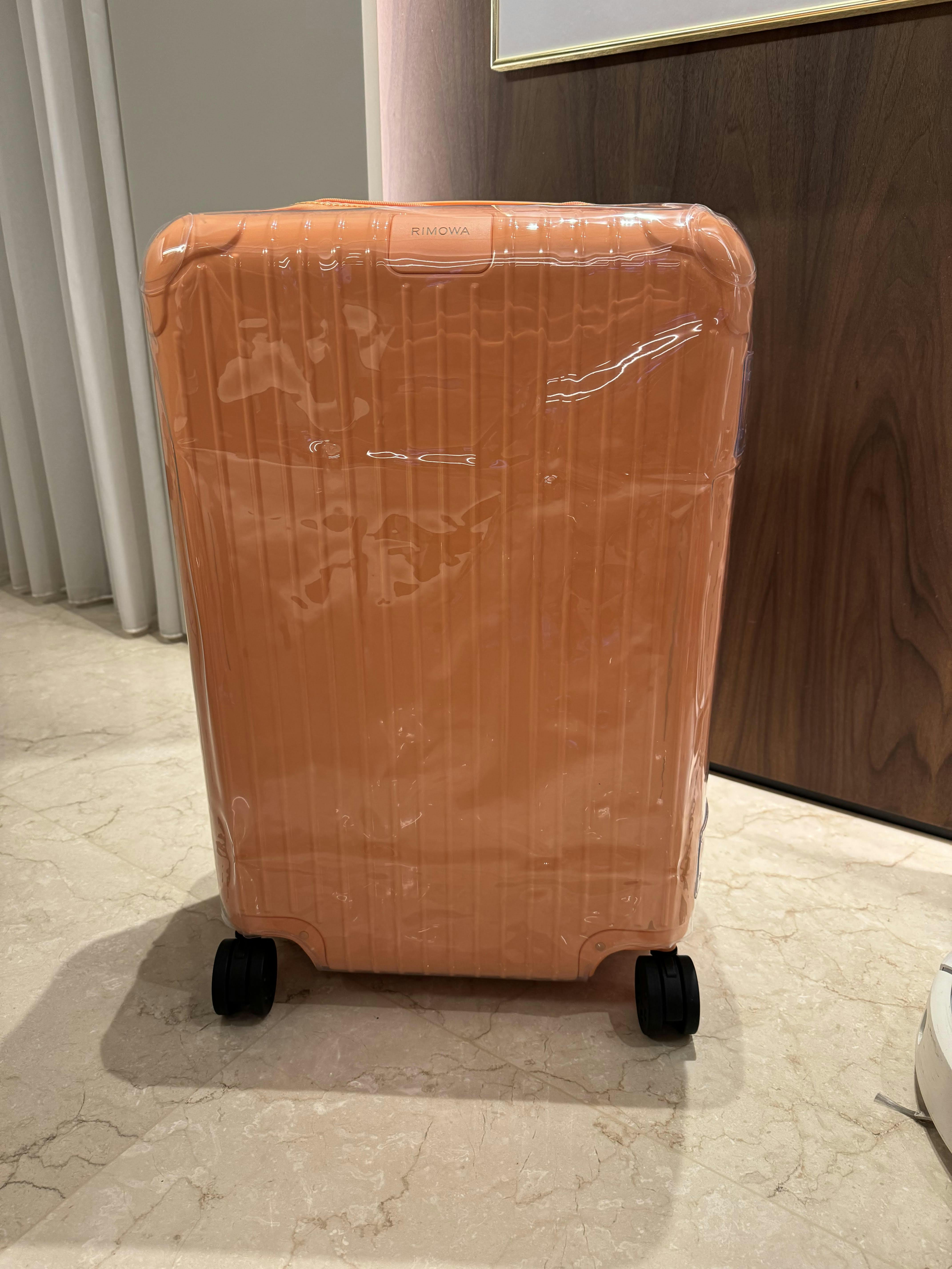 832 ESSENTIAL - Clear Protective Luggage Cover for RIMOWA Essentials – BLU341