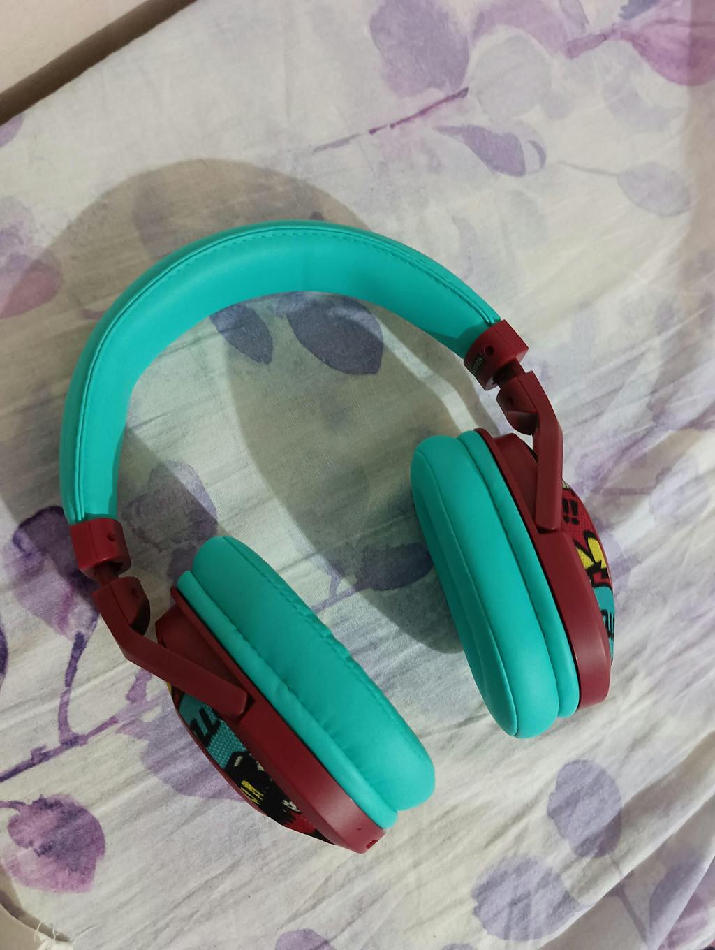 boAt Rockerz 550 Online - Over The Ear Headphones Online