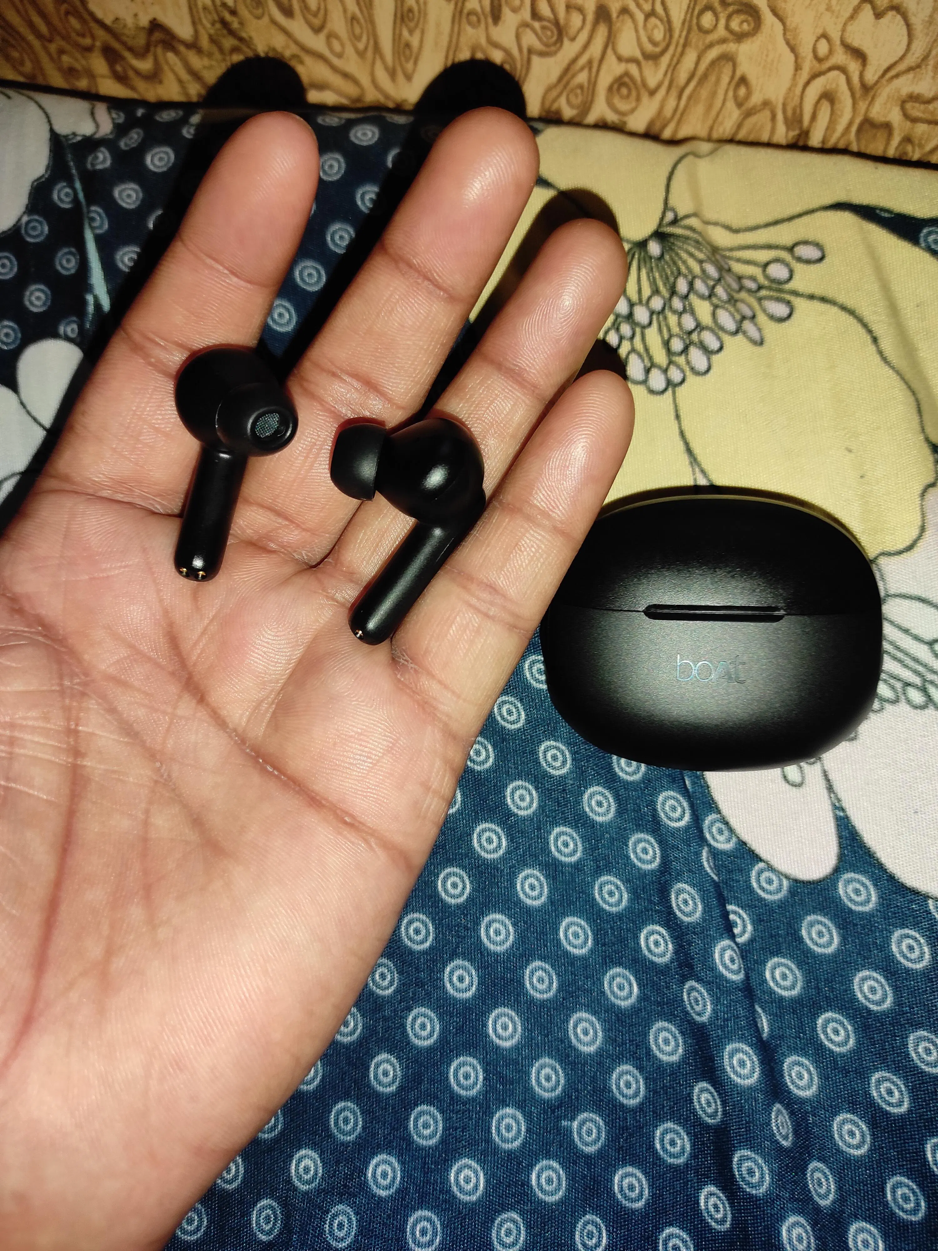 boAt Airdopes 170 | Wireless Bluetooth Earbuds with Long Battery Backup